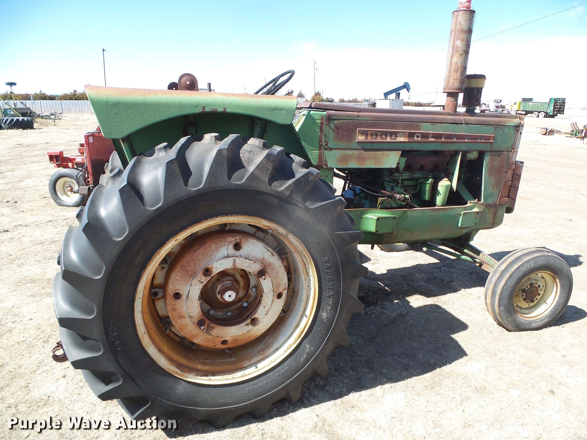 Oliver 1900 tractor in Sublette, KS | Item DH4847 sold | Purple Wave