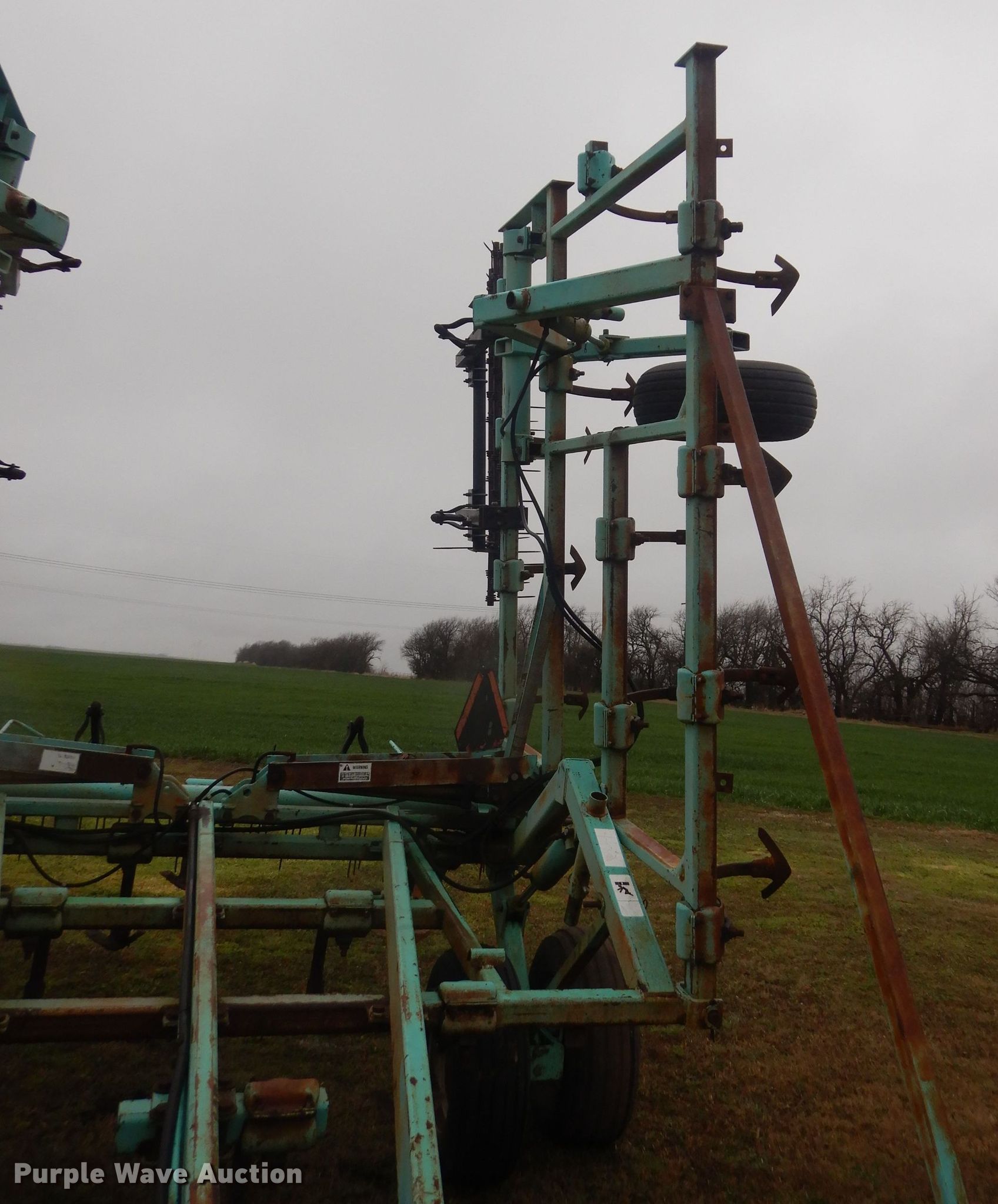 Deutz Allis 1400 chiselvator in Arkansas City, KS | Item GK9079 sold ...