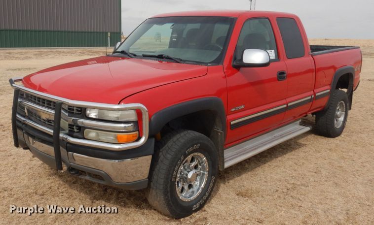 2001 Chevrolet Silverado 2500 LS Ext. Cab pickup truck in Wakeeney, KS ...