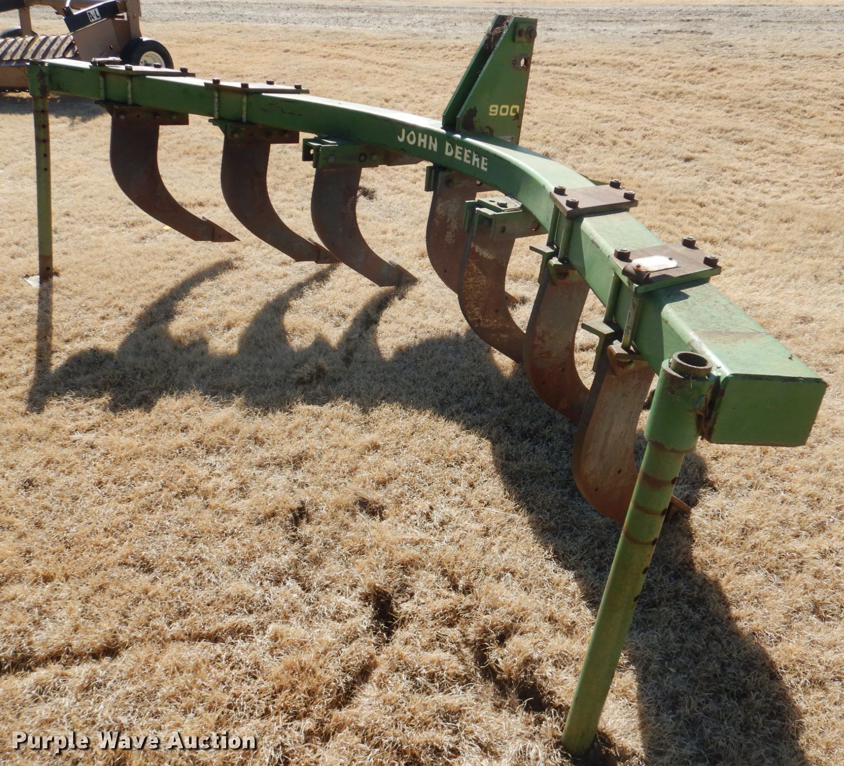 John Deere 900 V-ripper in Wakeeney, KS | Item DJ3082 sold | Purple Wave