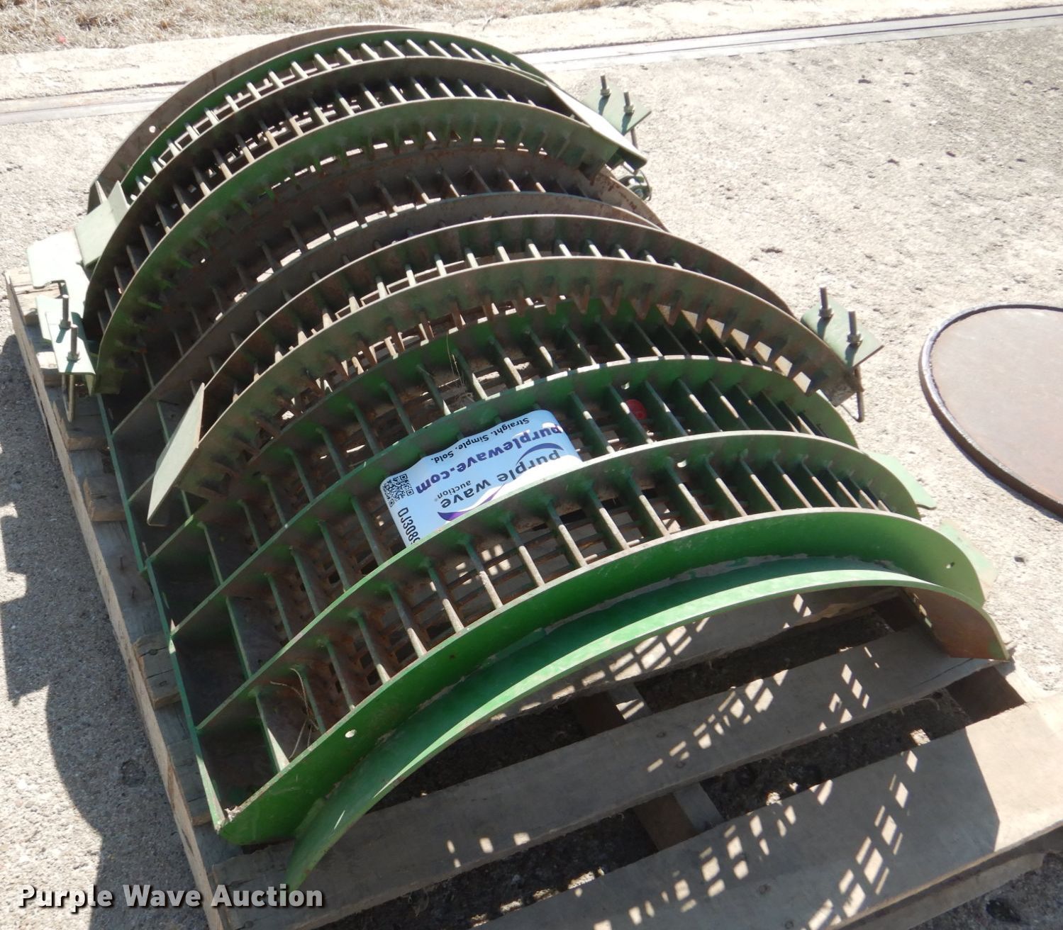 Large wire concaves in Wakeeney, KS | Item DJ3089 sold | Purple Wave