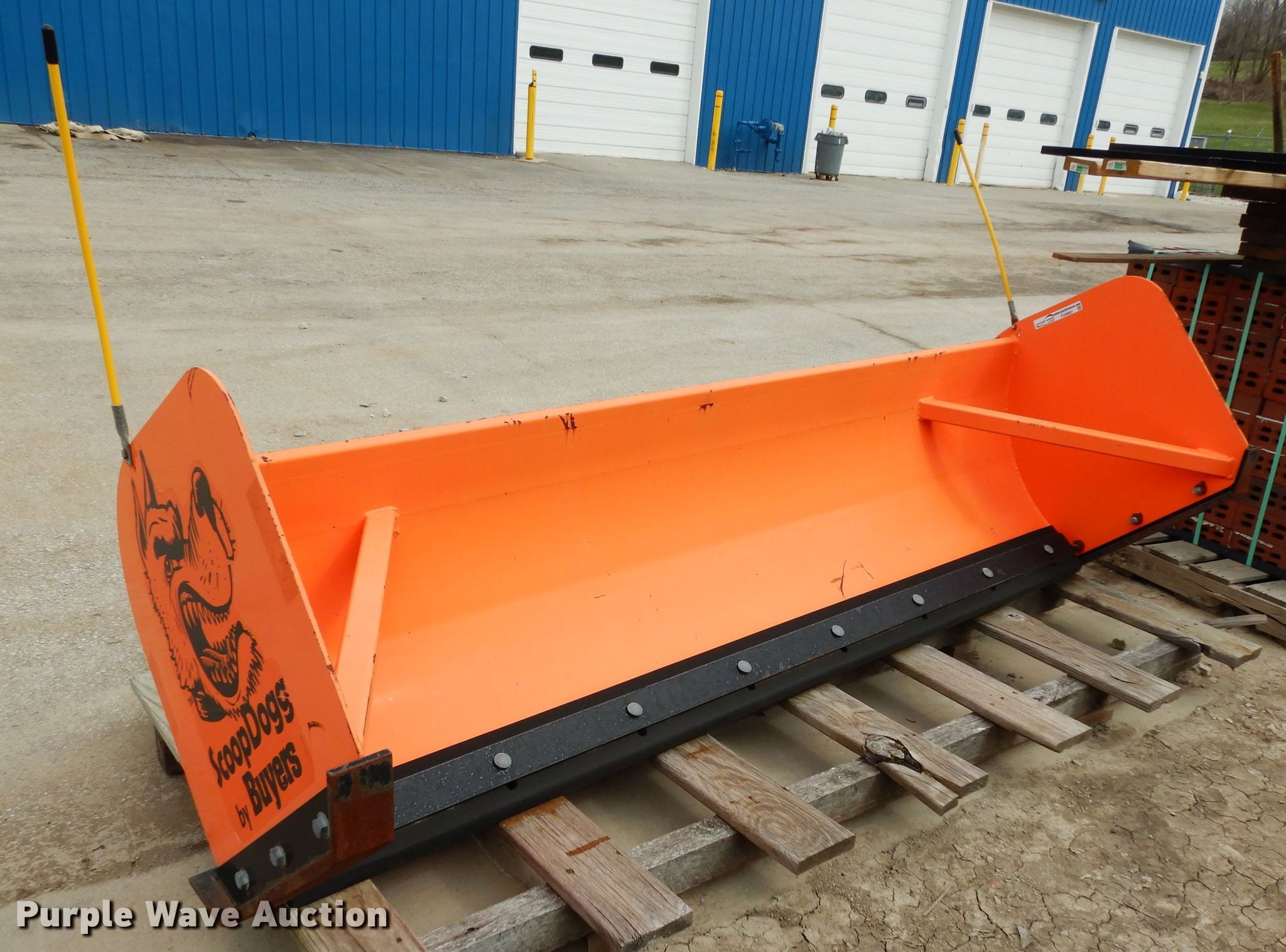 Scoop Dog snow plow in Kansas City, KS | Item FD9981 sold | Purple Wave