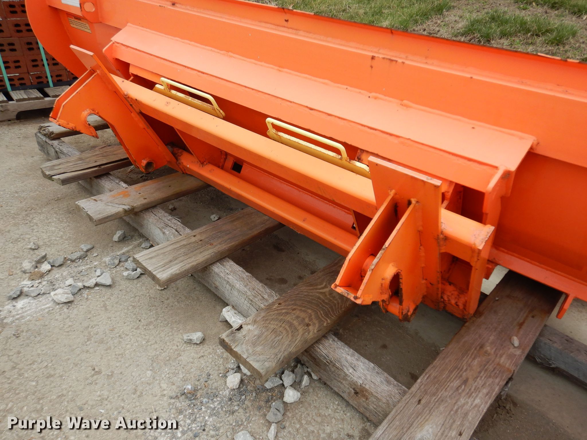 Scoop Dog snow plow in Kansas City, KS | Item FD9981 sold | Purple Wave