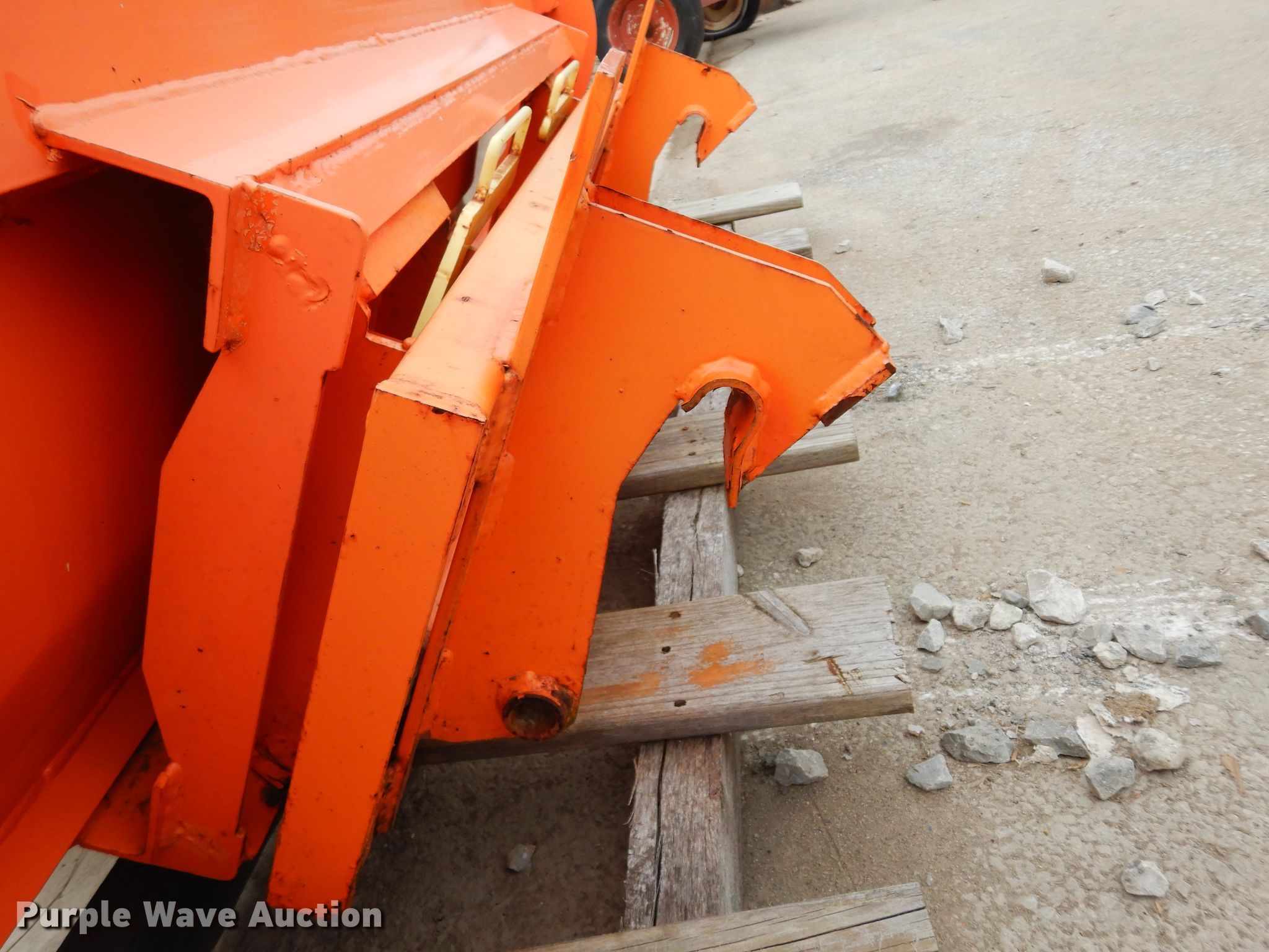 Scoop Dog snow plow in Kansas City, KS | Item FD9981 sold | Purple Wave