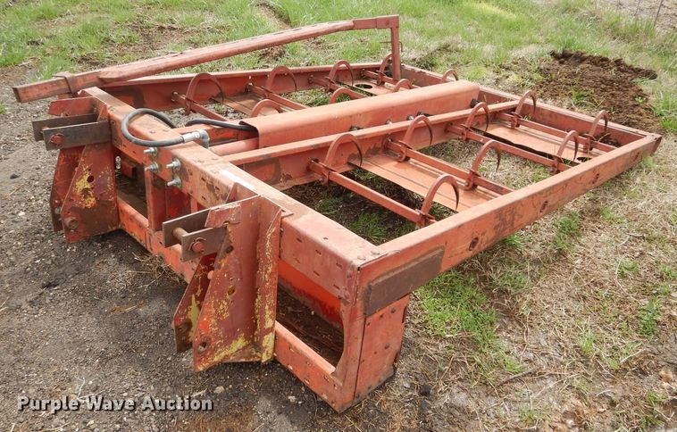 Square bale grabber in Arkansas City, KS | Item GK9121 sold | Purple Wave