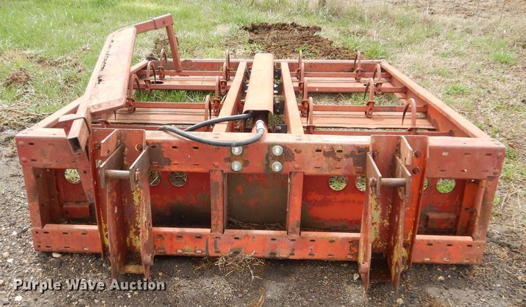 Square bale grabber in Arkansas City, KS | Item GK9121 sold | Purple Wave