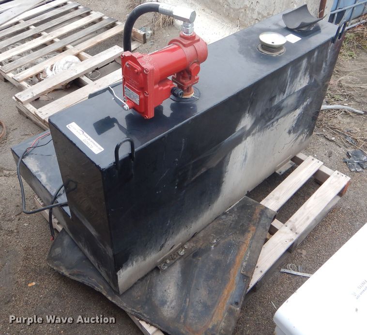 L-shaped fuel tank in Palmyra, MO | Item GO9570 sold | Purple Wave