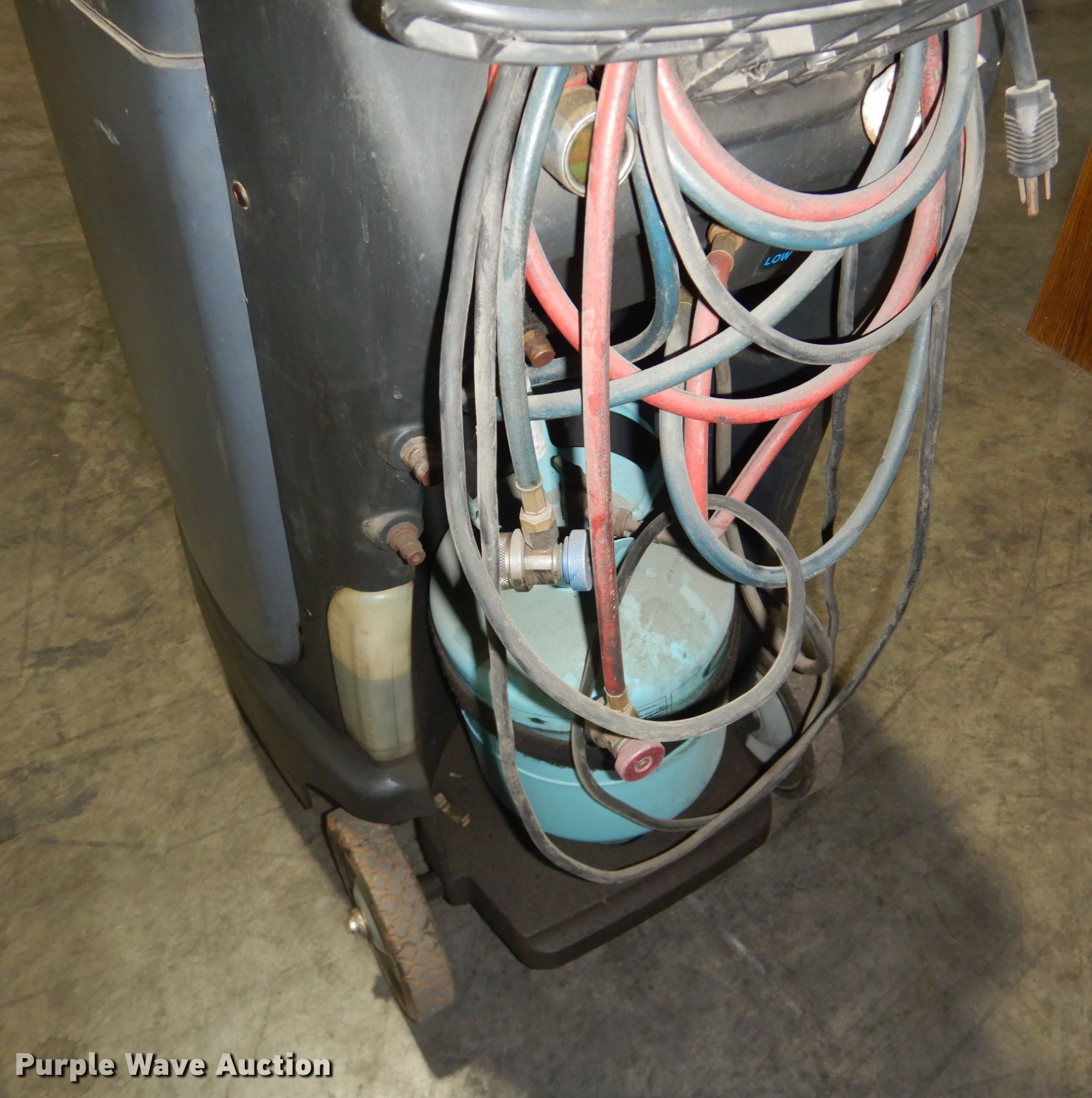 Robinair Cooltech 34700Z AC recharging system in Salina, KS | Item ...