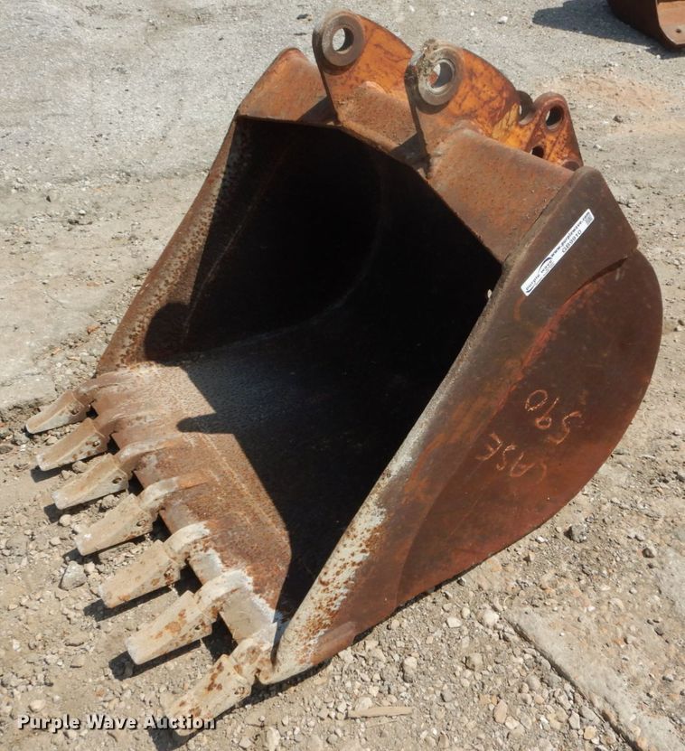 36"W backhoe bucket in Overland, MO | Item GB9910 sold | Purple Wave