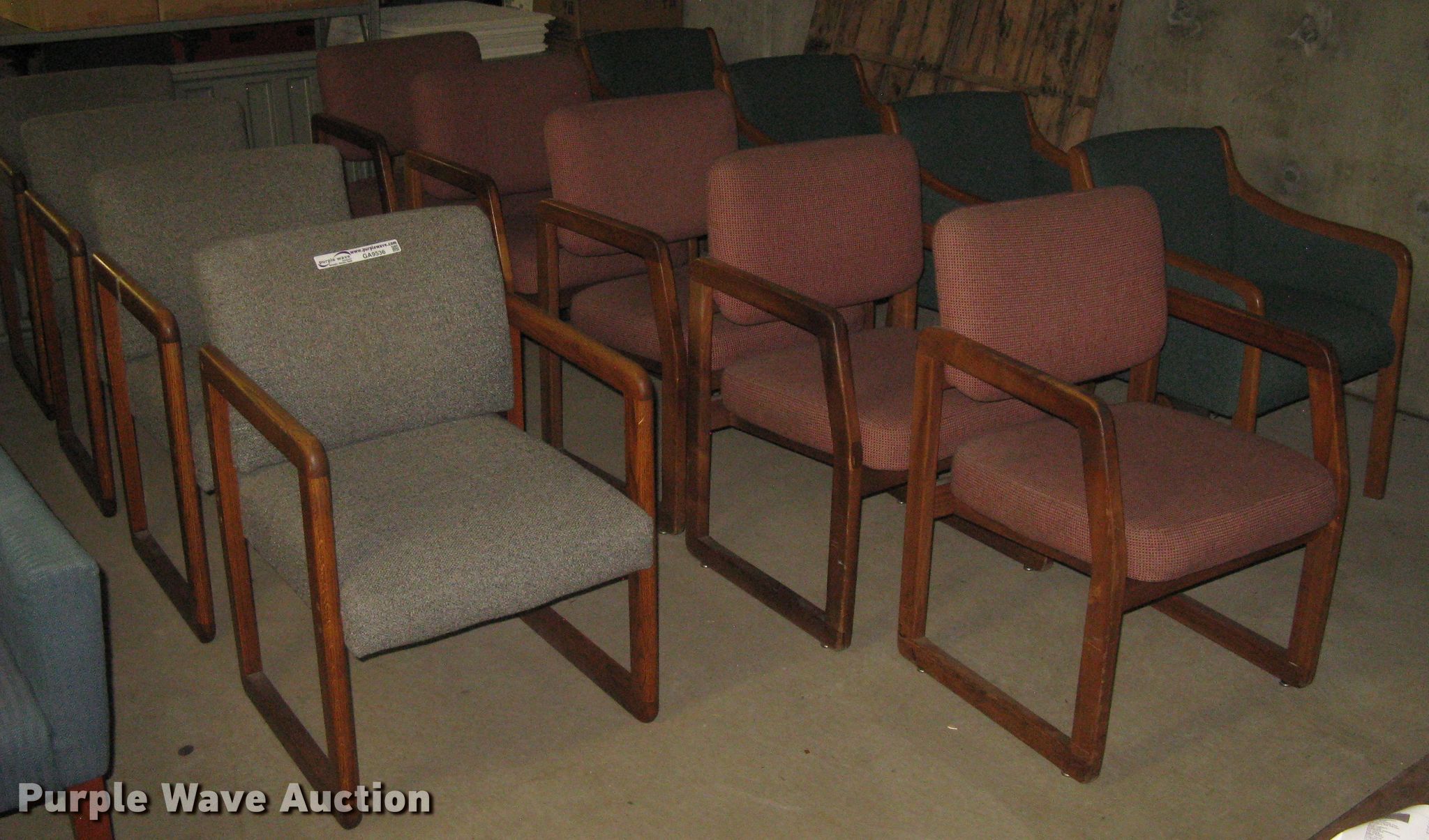 (13) chairs in Wichita, KS | Item GA9536 sold | Purple Wave