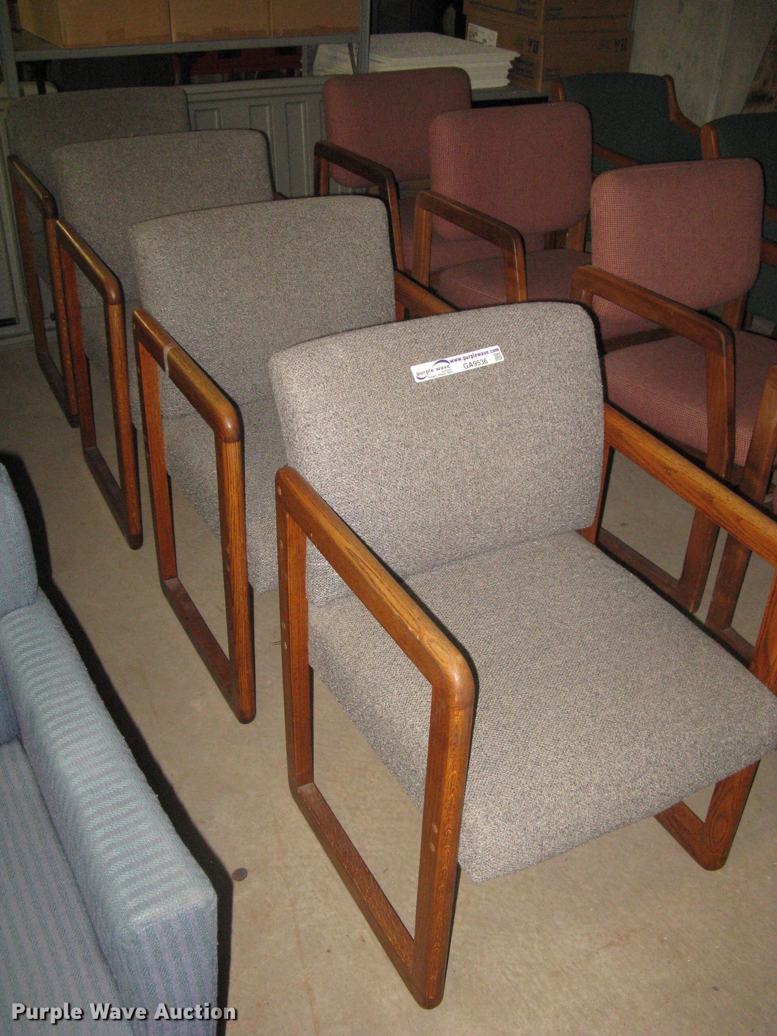(13) chairs in Wichita, KS | Item GA9536 sold | Purple Wave