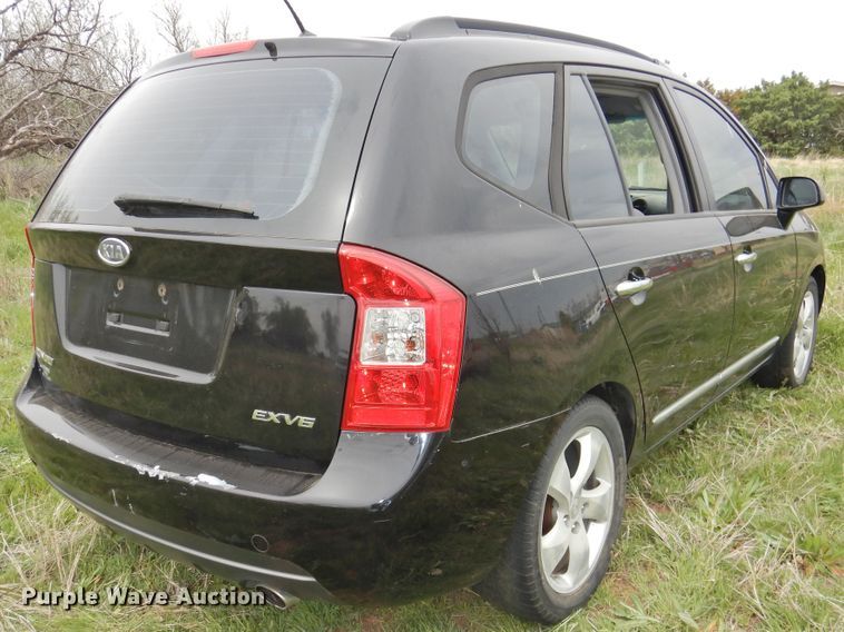 2007 Kia Rondo SUV in Amarillo, TX | Item GN9812 sold | Purple Wave