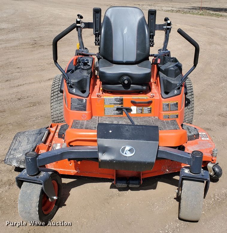 Kubota ZD1211 ZTR lawn mower in Salina, KS | Item GO9128 sold | Purple Wave