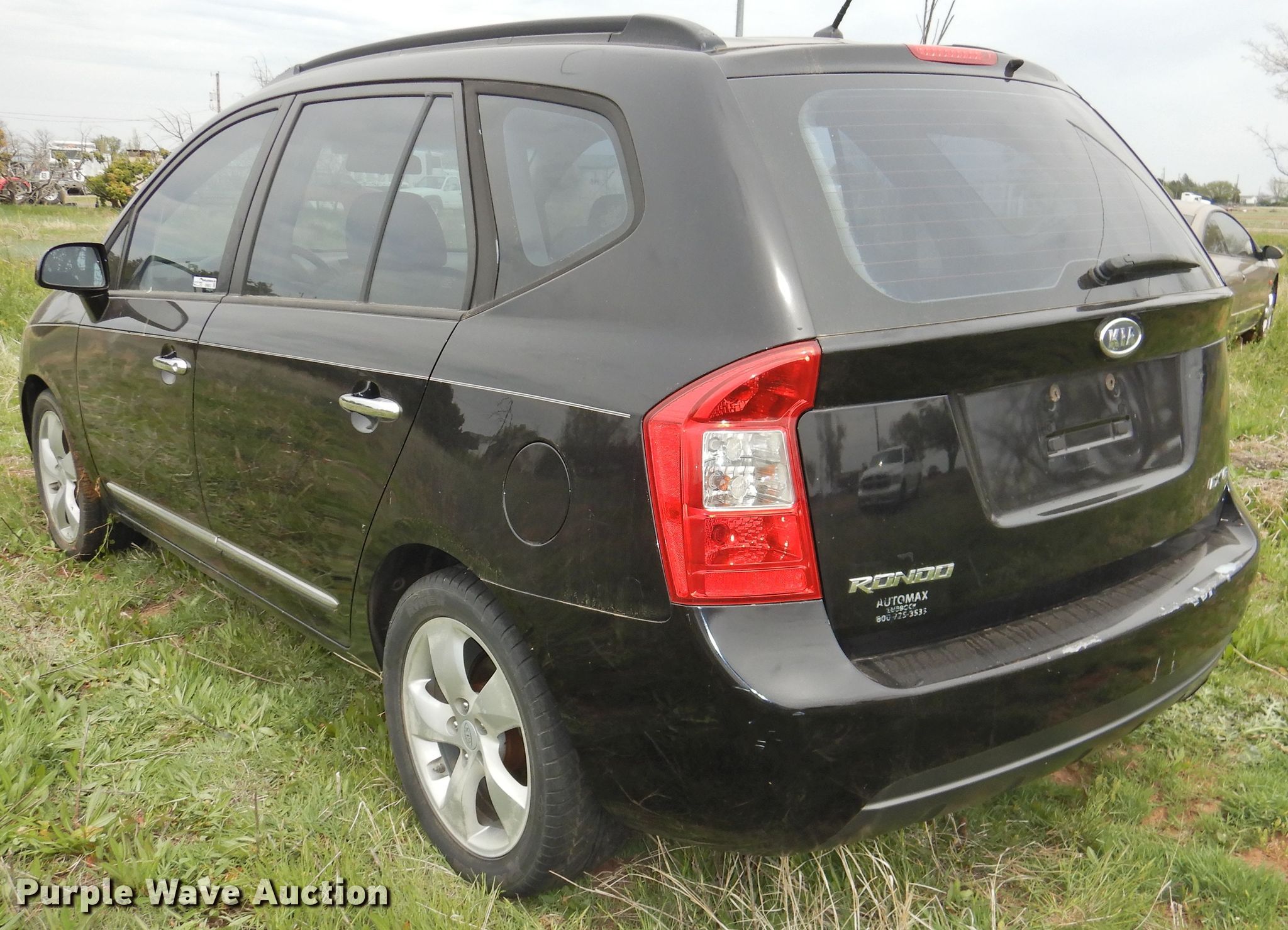 2007 Kia Rondo SUV in Amarillo, TX | Item GN9812 sold | Purple Wave