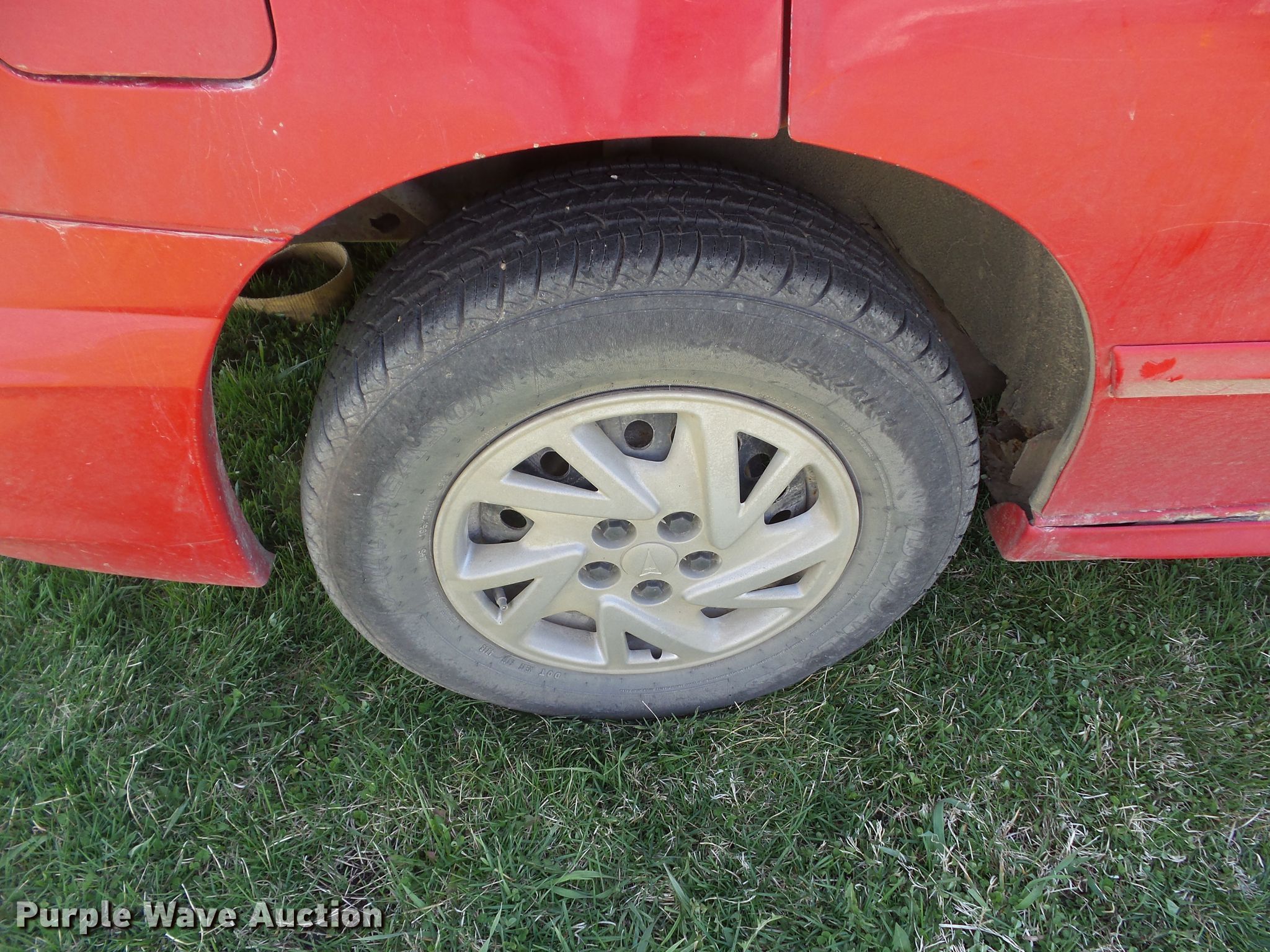 2001 Pontiac Sunfire SE in Panora, IA | Item GW9993 sold | Purple Wave