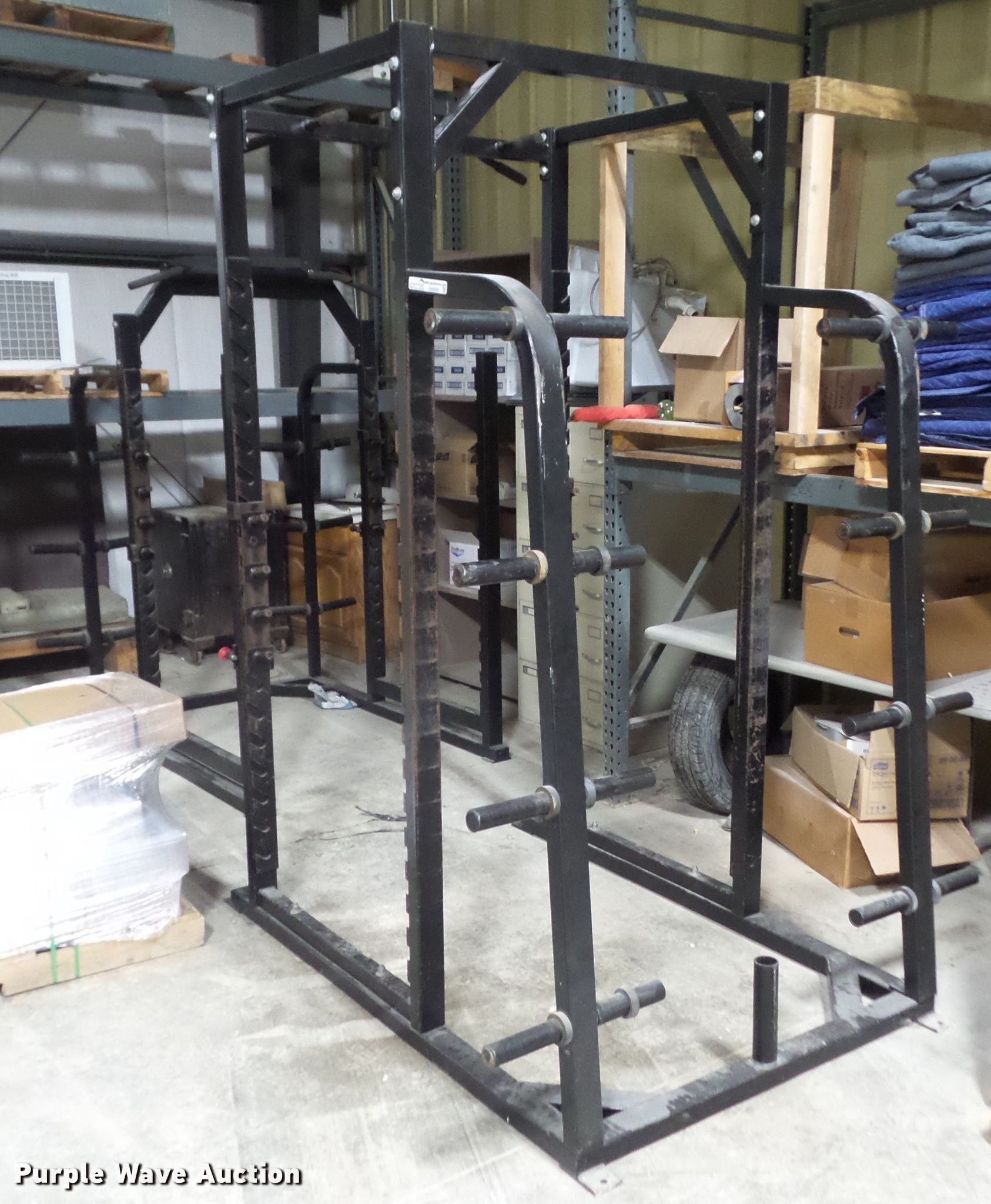 ProMaxima power rack in Winterset, IA | Item EM9969 sold | Purple Wave