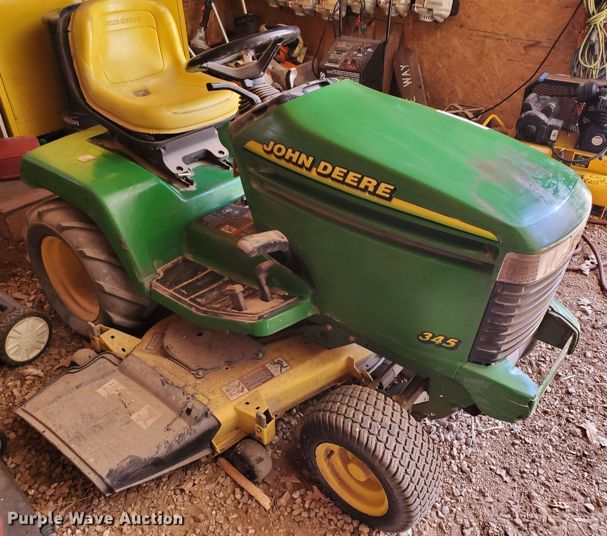 2001 John Deere 345 lawn mower in Custer, SD | Item GX9915 sold ...