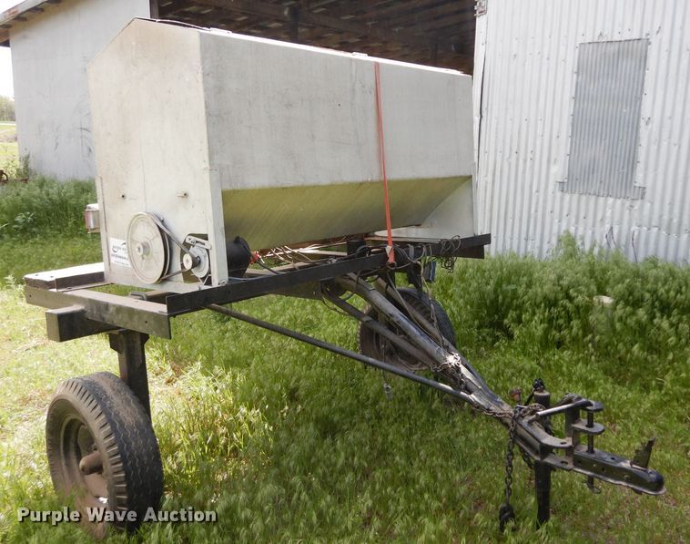Cattle cuber in Rossville, KS | Item DG6467 sold | Purple Wave