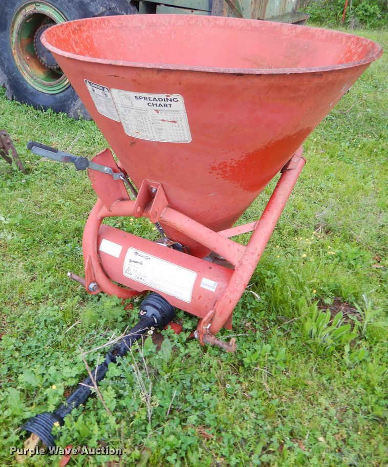 2007 Cosmo spreader in Spavinaw, OK | Item GP9100 sold | Purple Wave