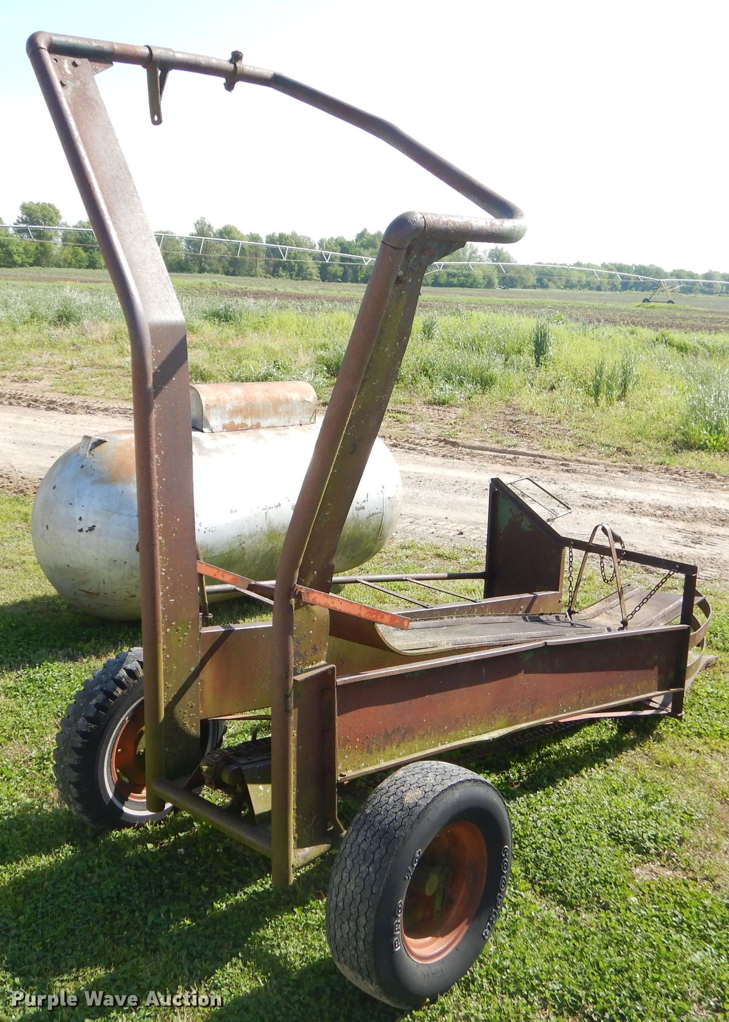 Square bale conveyor in Galena, KS | Item GP9141 sold | Purple Wave