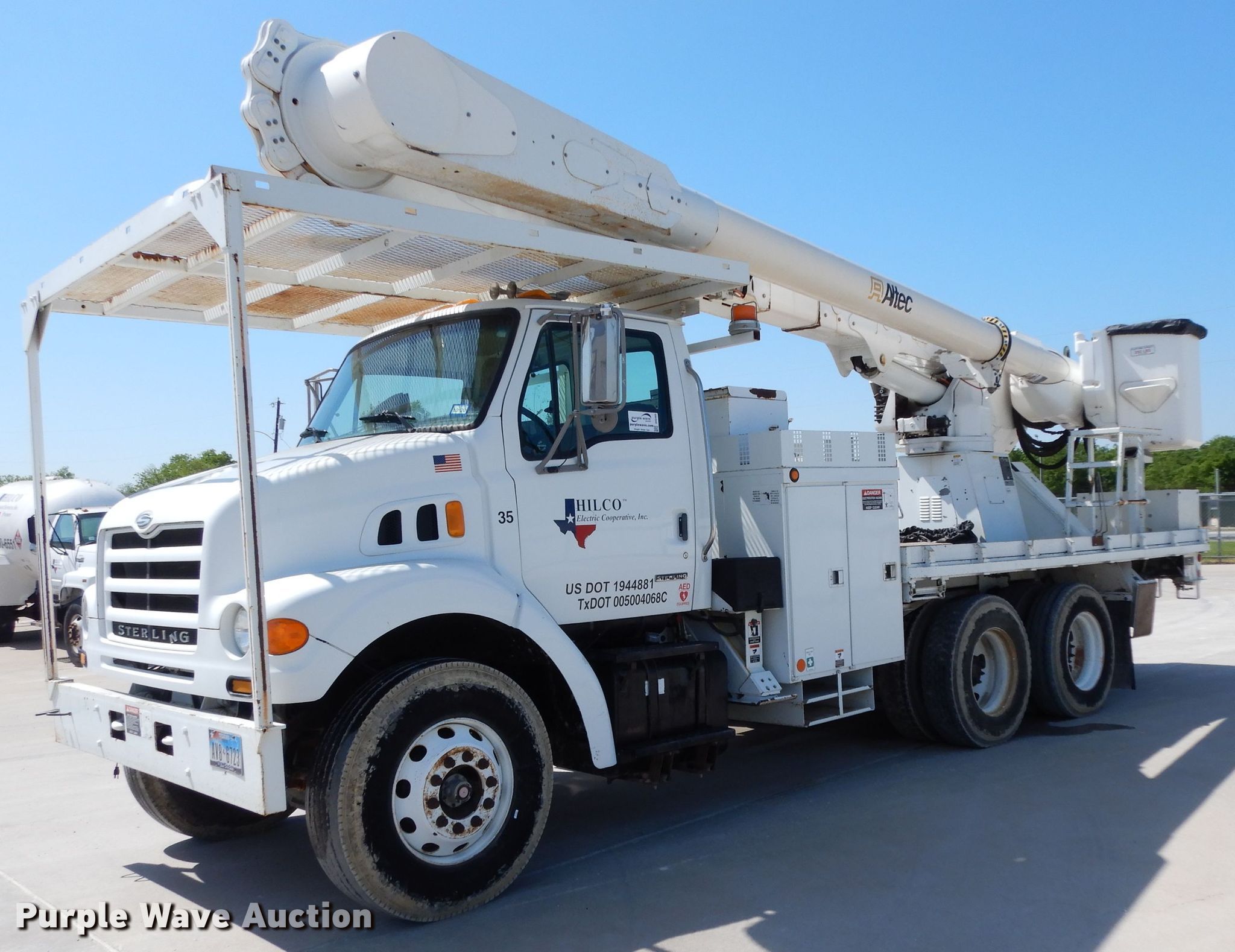 2004 Sterling L-Line bucket truck in Itasca, TX | Item DH2465 sold ...