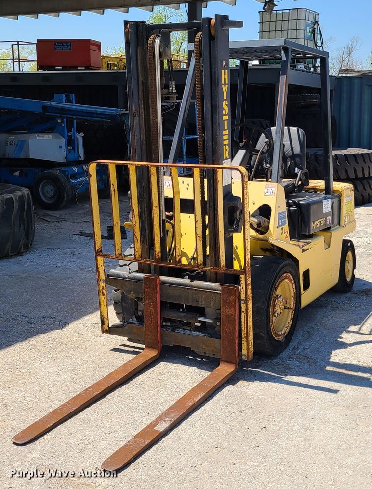 Hyster 50XL forklift in Liberty, MO | Item DH5842 sold | Purple Wave