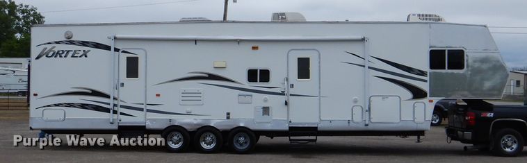 2006 Thor Vortex camper in Collinsville, OK | Item GF9160 sold | Purple ...