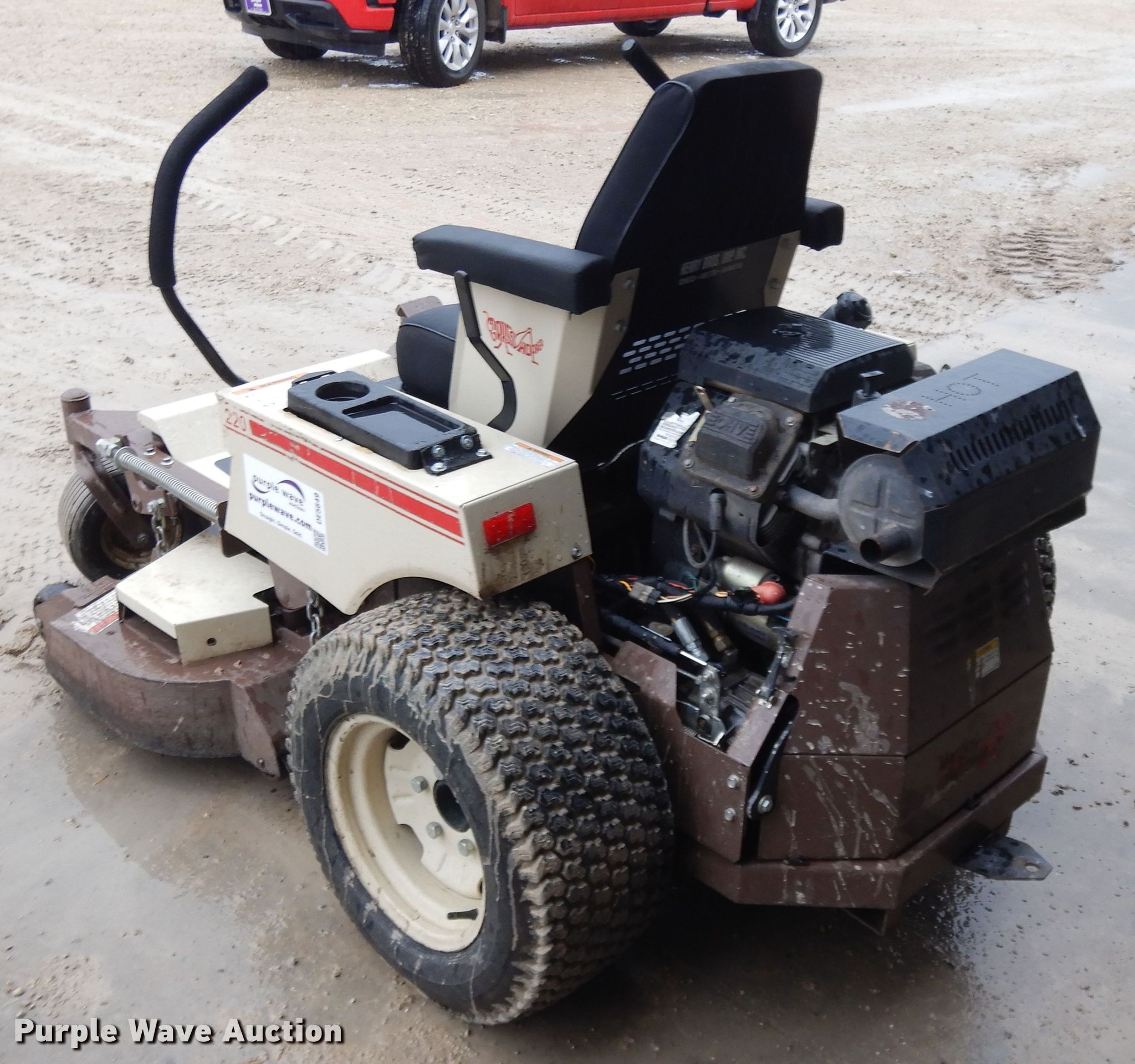 Grasshopper 220 ZTR lawn mower in Abilene, KS | Item DE5649 sold ...