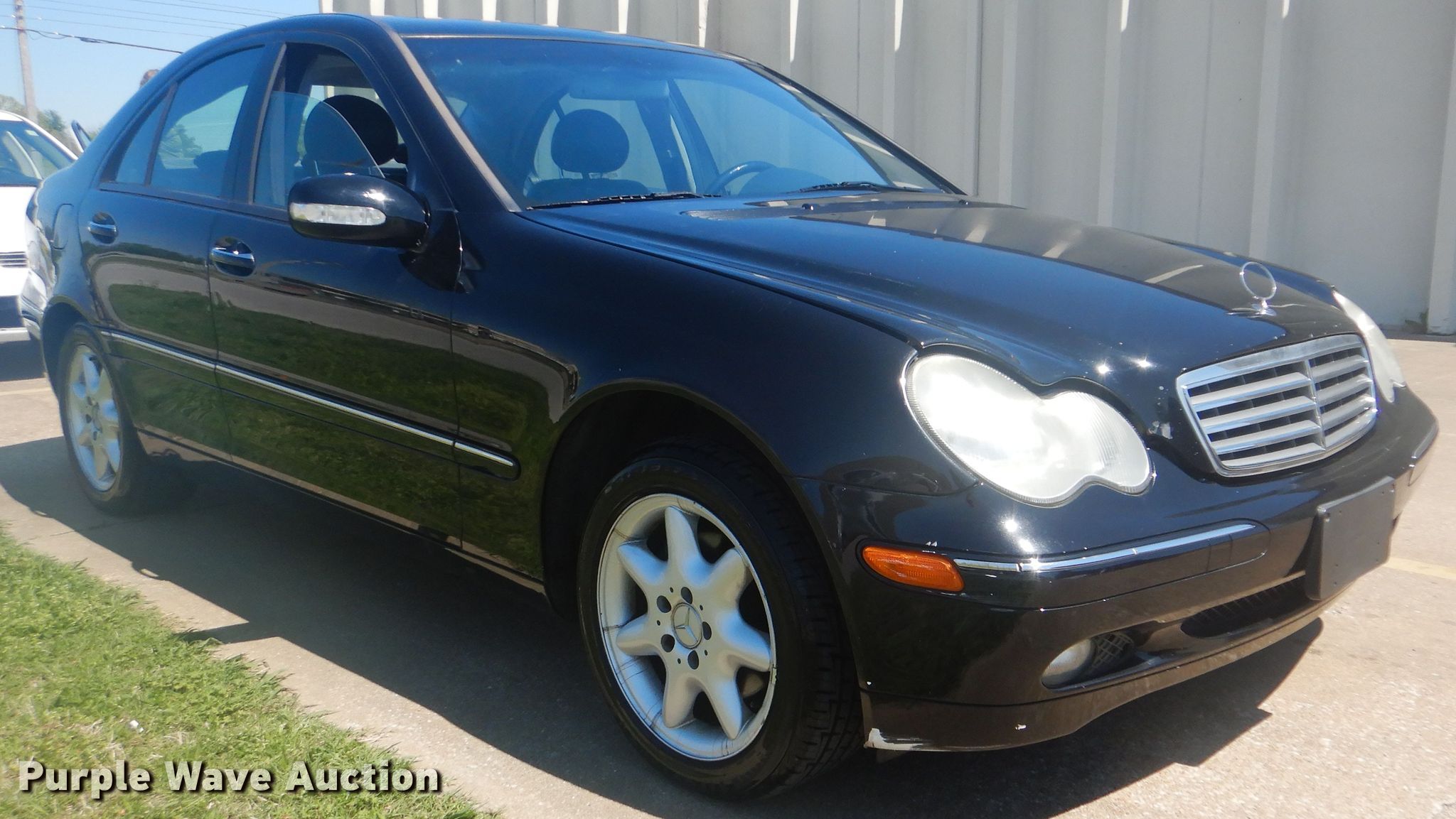 2002 Mercedes Benz C-Class in Tulsa, OK | Item GY9788 sold | Purple Wave