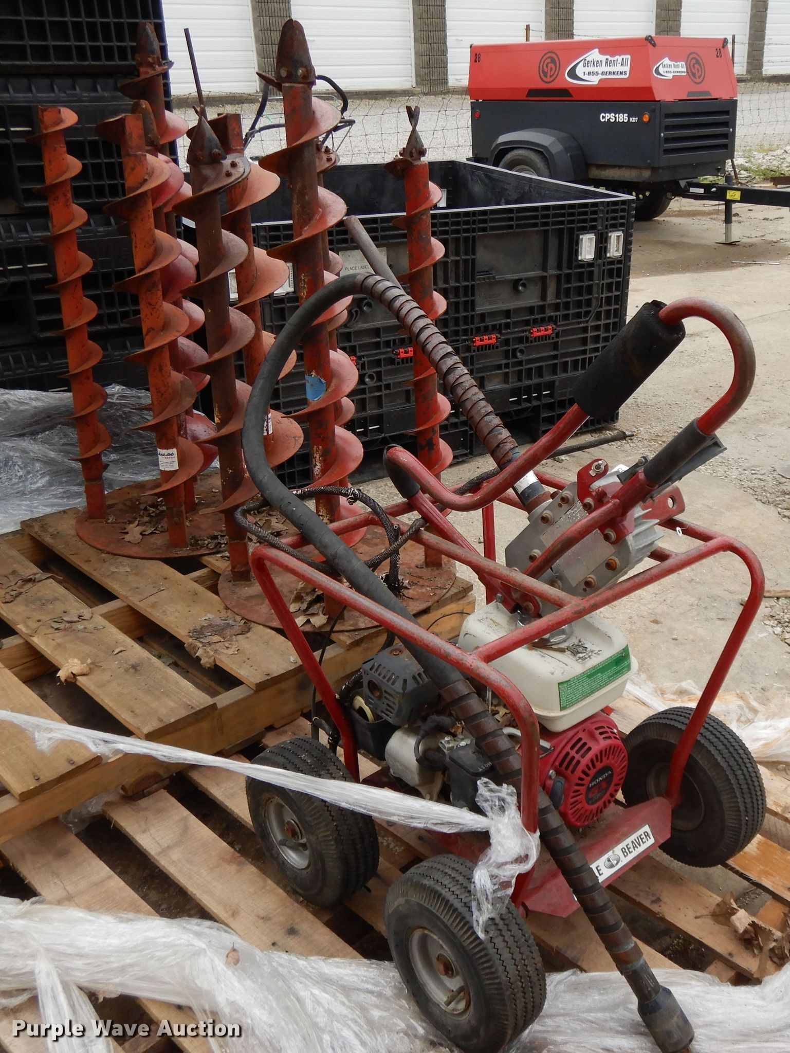 Little Beaver 5 auger in Paola, KS | Item DE5605 sold | Purple Wave