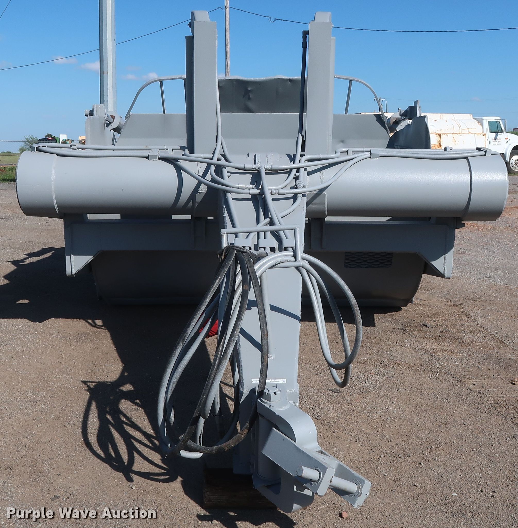 International 270 scraper in Hinton, OK | Item GS9868 sold | Purple Wave