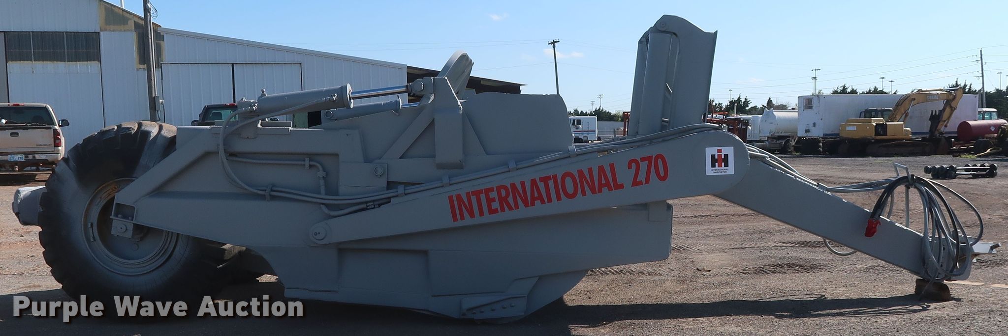 International 270 scraper in Hinton, OK | Item GS9868 sold | Purple Wave