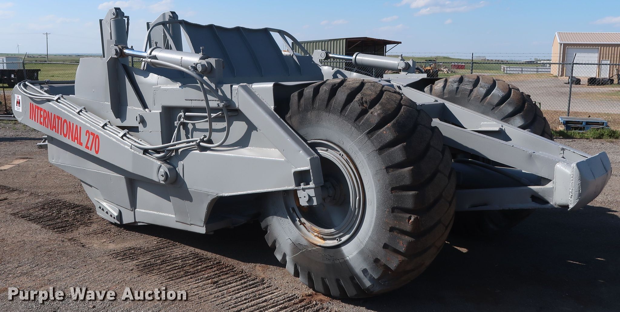 International 270 scraper in Hinton, OK | Item GS9868 sold | Purple Wave