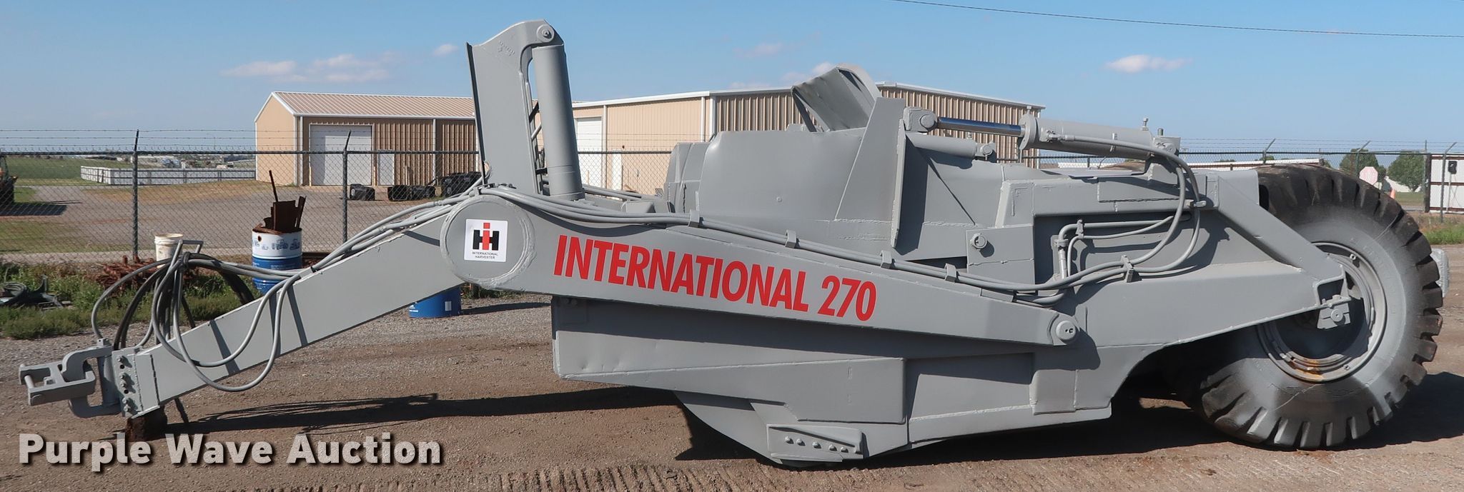 International 270 scraper in Hinton, OK | Item GS9868 sold | Purple Wave