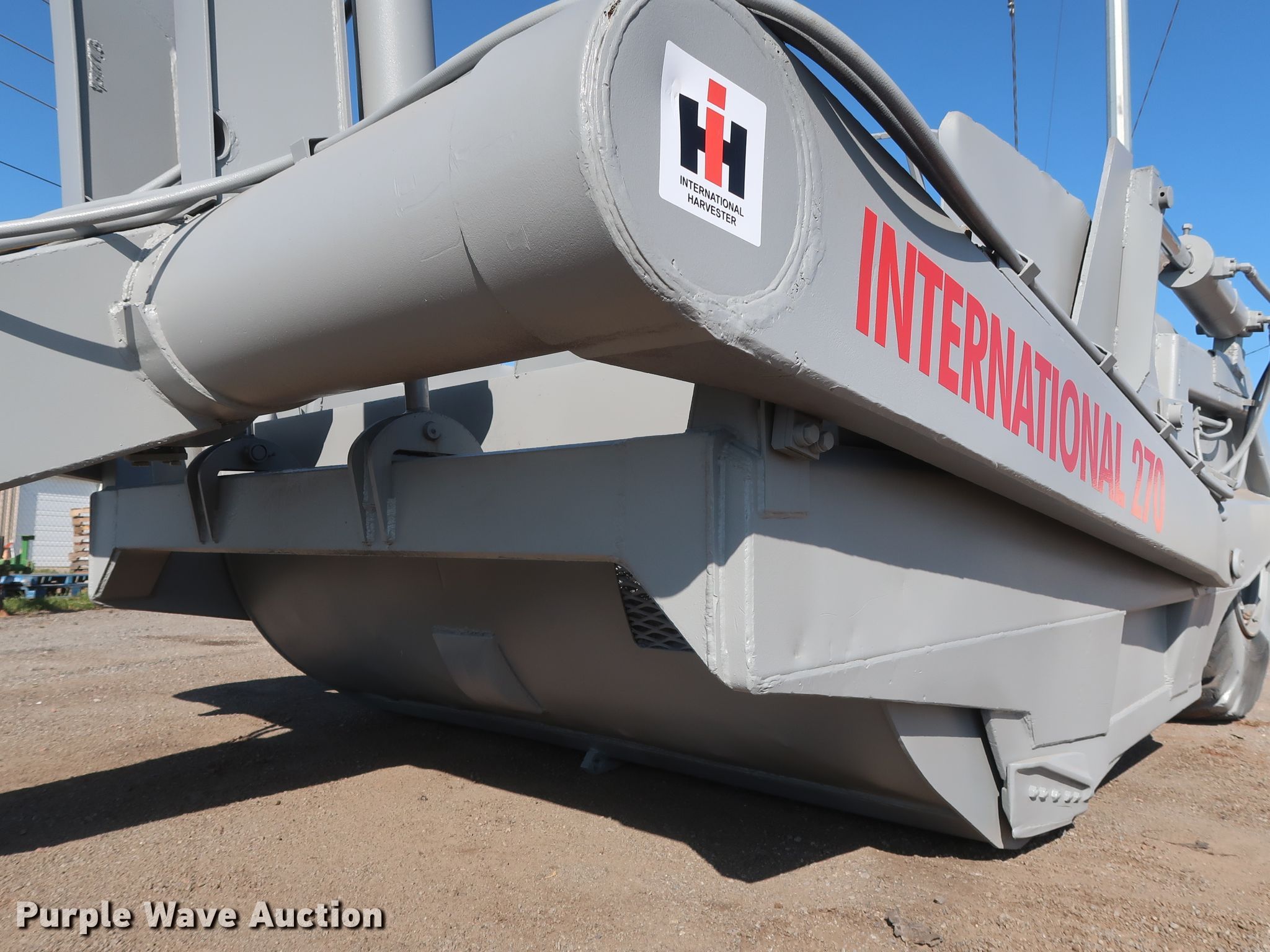 International 270 scraper in Hinton, OK | Item GS9868 sold | Purple Wave