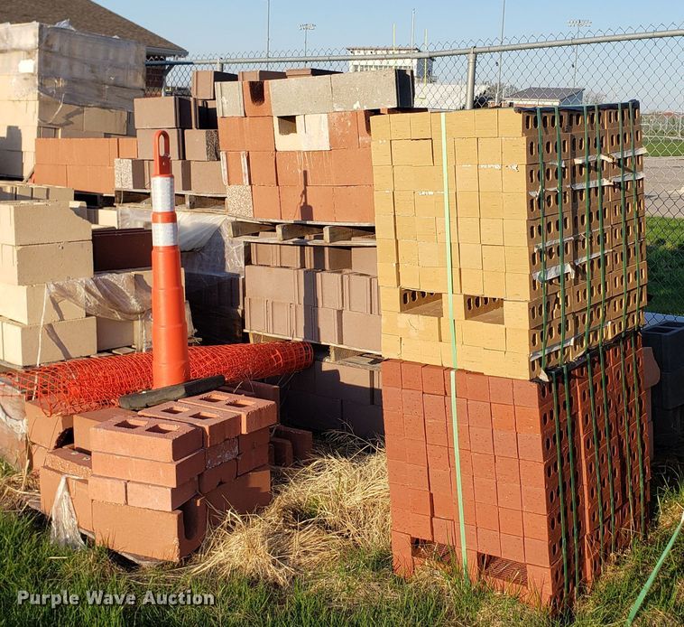 (2) bundles of bricks in Spring Hill, KS | Item H1403 sold | Purple Wave
