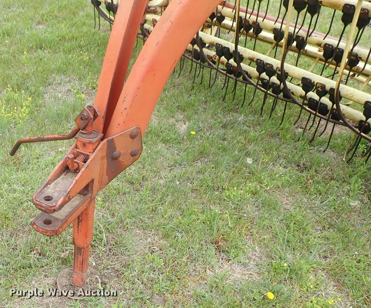 New Holland 260 hay rake in Lewis, KS | Item DG3154 sold | Purple Wave