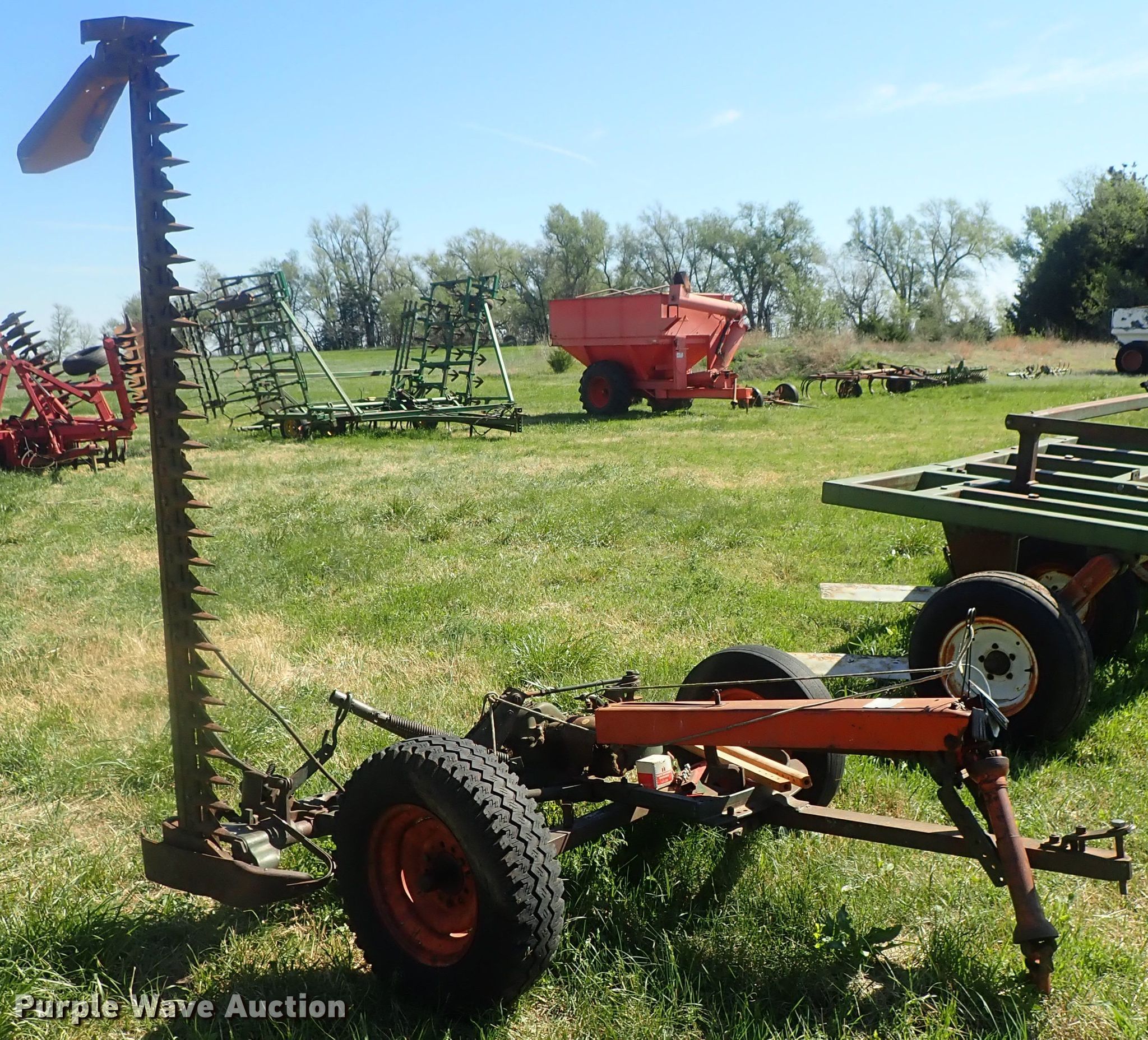 New Idea 251 sickle mower in Inman, KS | Item DG3122 sold | Purple Wave