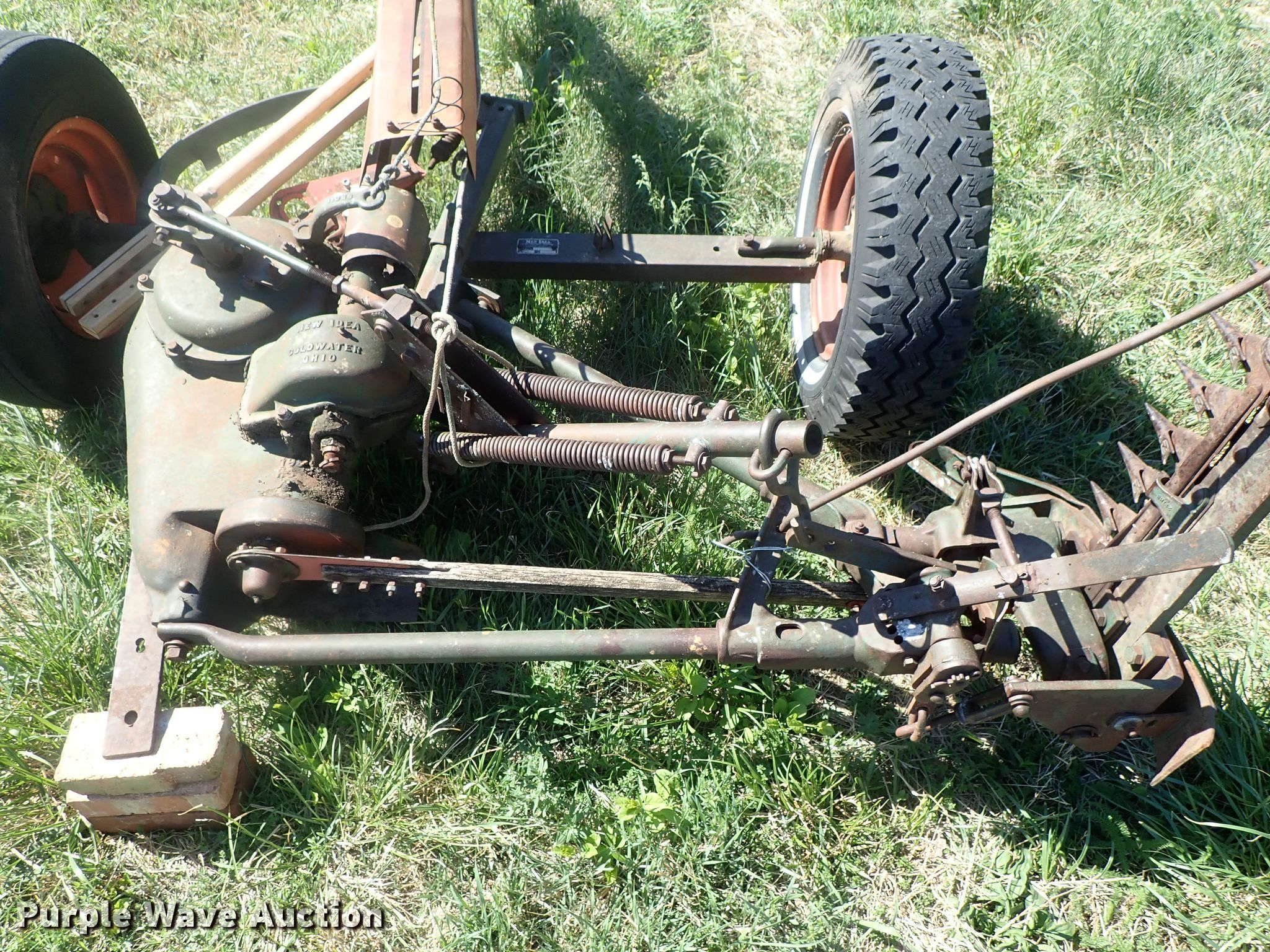 New Idea 251 sickle mower in Inman, KS | Item DG3122 sold | Purple Wave