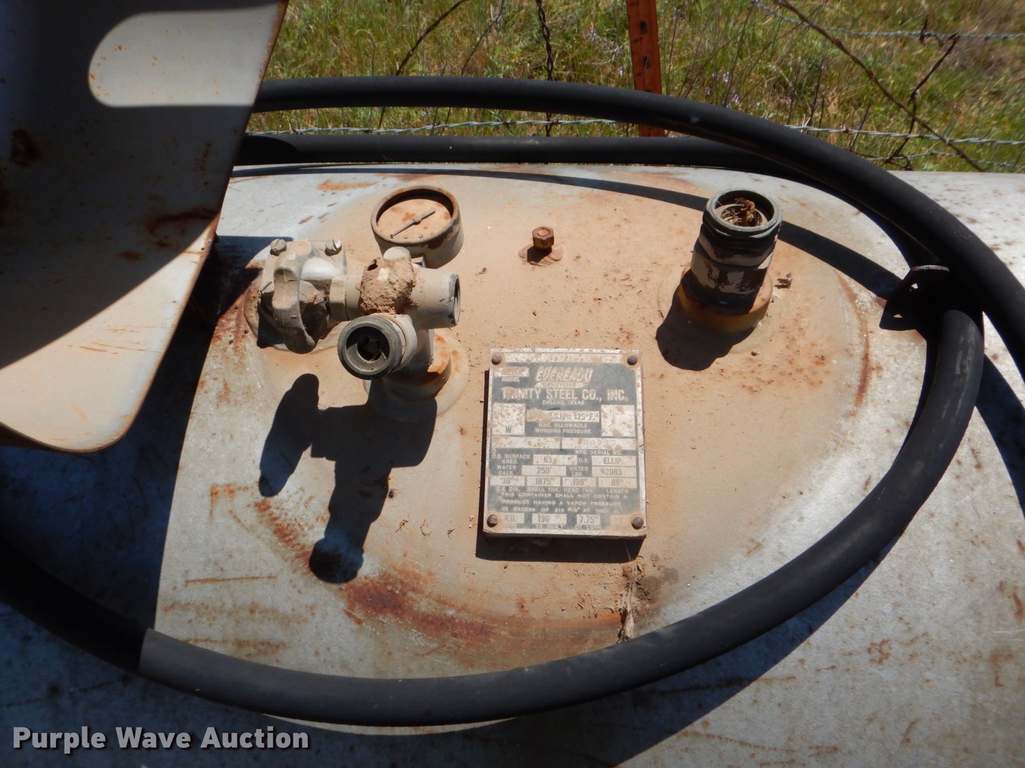 1965 propane tank in Bluegrove, TX | Item FW9263 sold | Purple Wave
