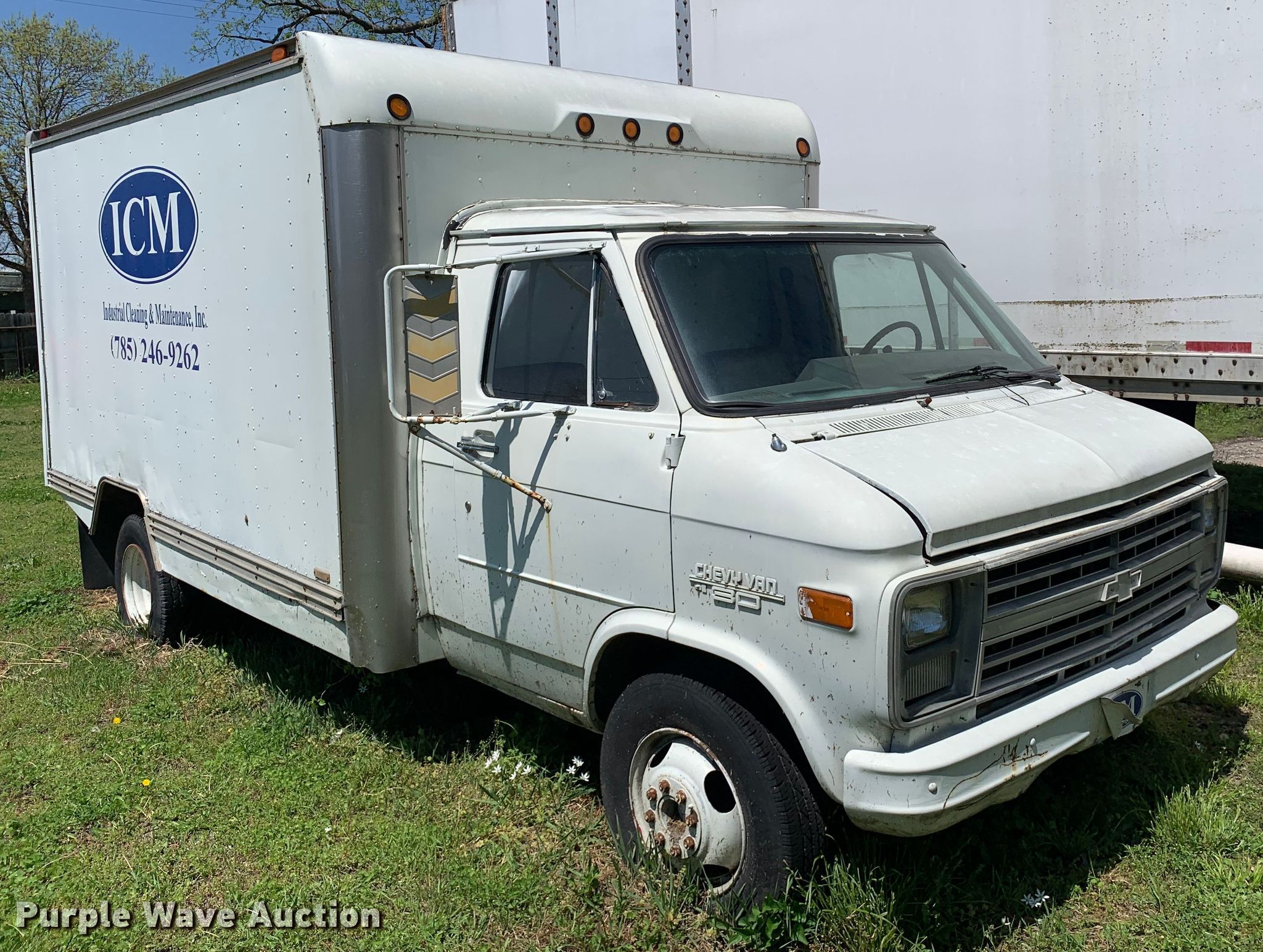 1987 Chevrolet G30 box truck in Topeka, KS | Item GY9107 sold | Purple Wave