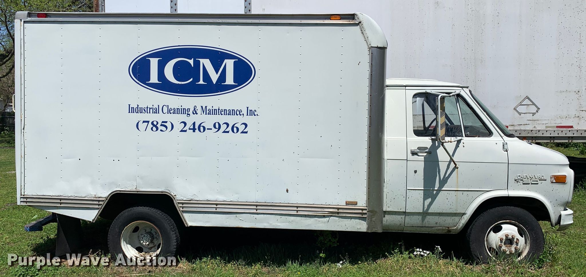 1987 Chevrolet G30 box truck in Topeka, KS | Item GY9107 sold | Purple Wave