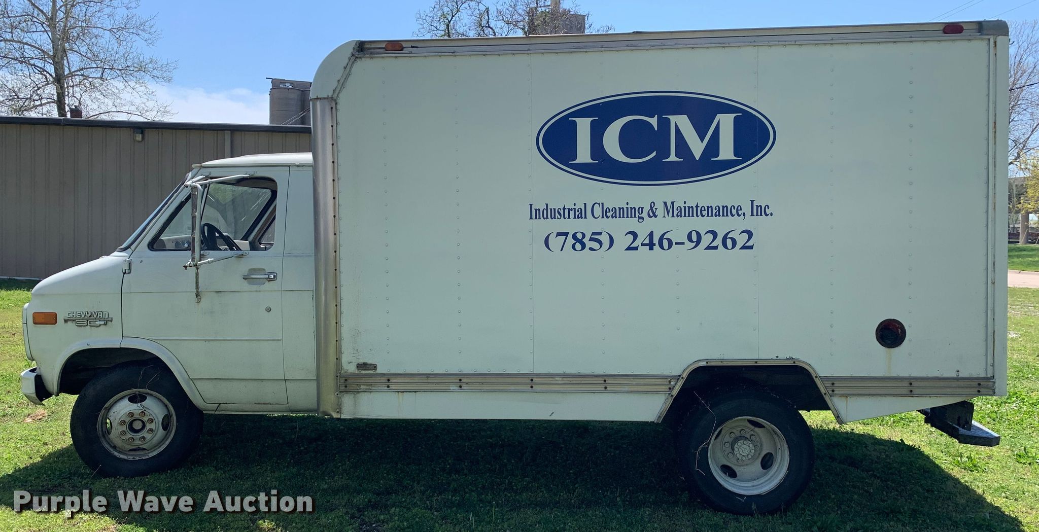 1987 Chevrolet G30 box truck in Topeka, KS | Item GY9107 sold | Purple Wave