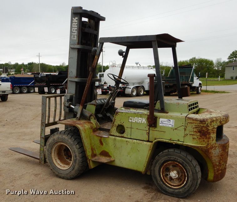 Clark C500 forklift in Wamego, KS | Item DH4448 sold | Purple Wave
