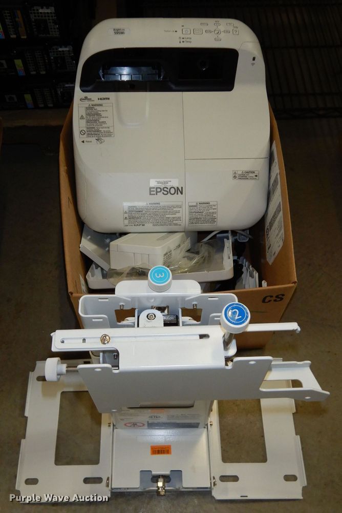 Epson Brightlink 595wi projector in Paola, KS | Item GH9836 sold ...