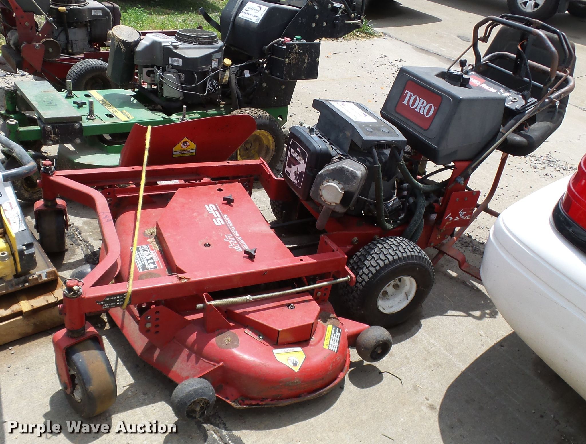 Toro ZTR lawn mower in Cape Girardeau, MO | Item DH7980 sold | Purple Wave