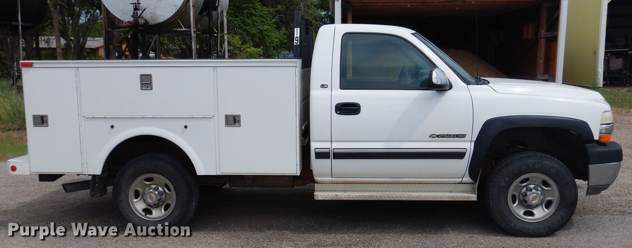 2001 Chevrolet Silverado 2500 utility bed pickup truck in Coldwater, KS ...