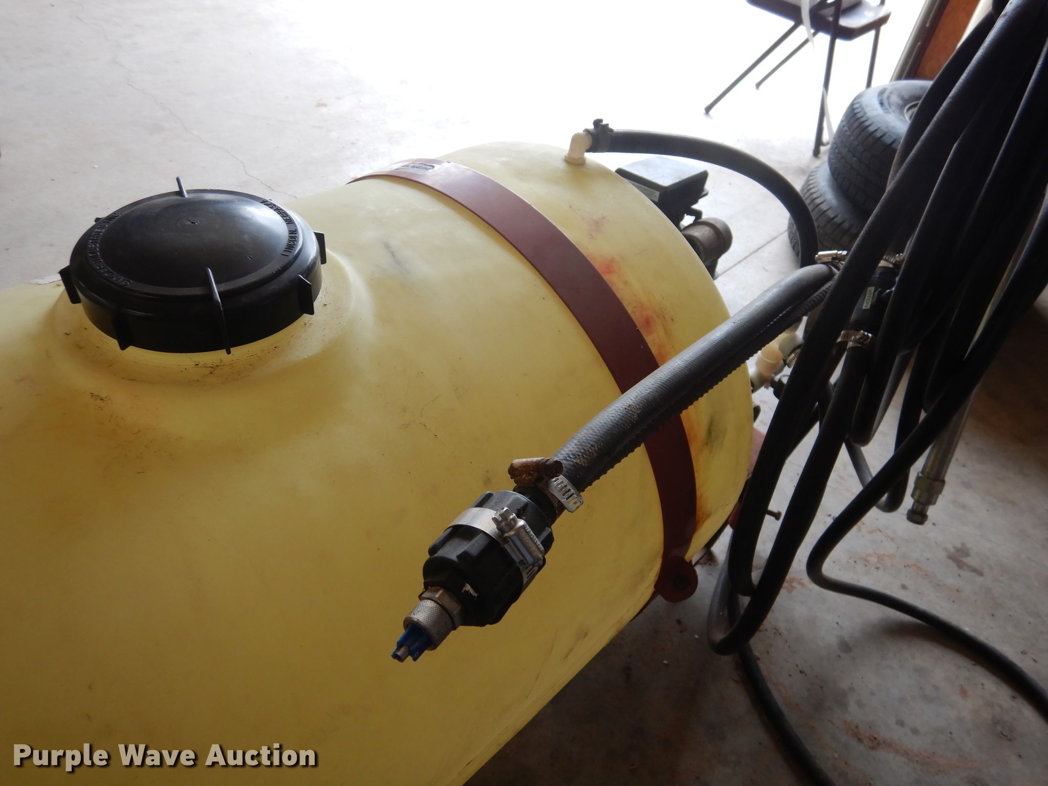 Kuker sprayer in Burlington, OK | Item GE9484 sold | Purple Wave