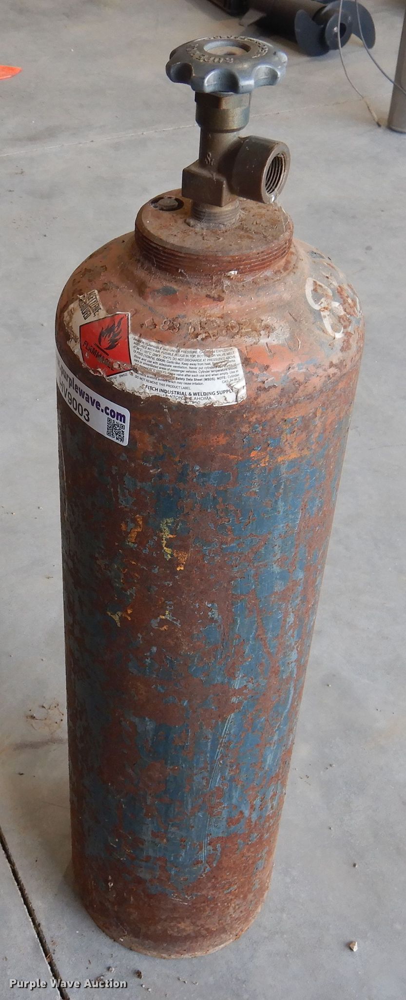 Acetylene tank in Lawton, OK | Item HV9003 sold | Purple Wave