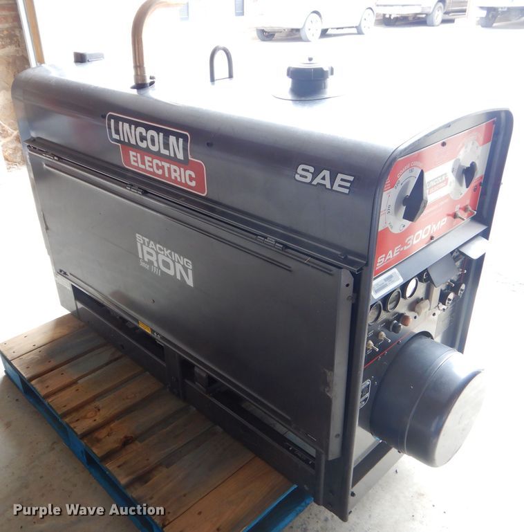 Lincoln SAE 300-MP welder in Welch, OK | Item GP9201 sold | Purple Wave